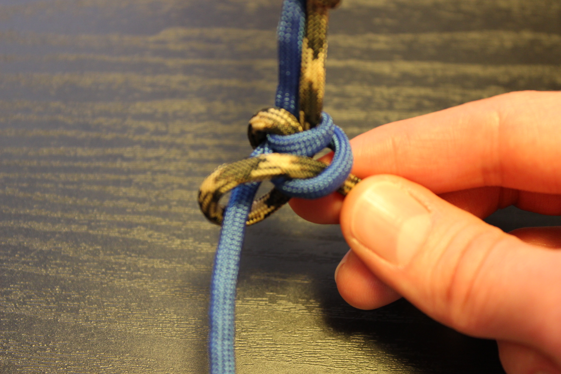 How to Make a Paracord Snake Knot Lanyard for Pocket Knife