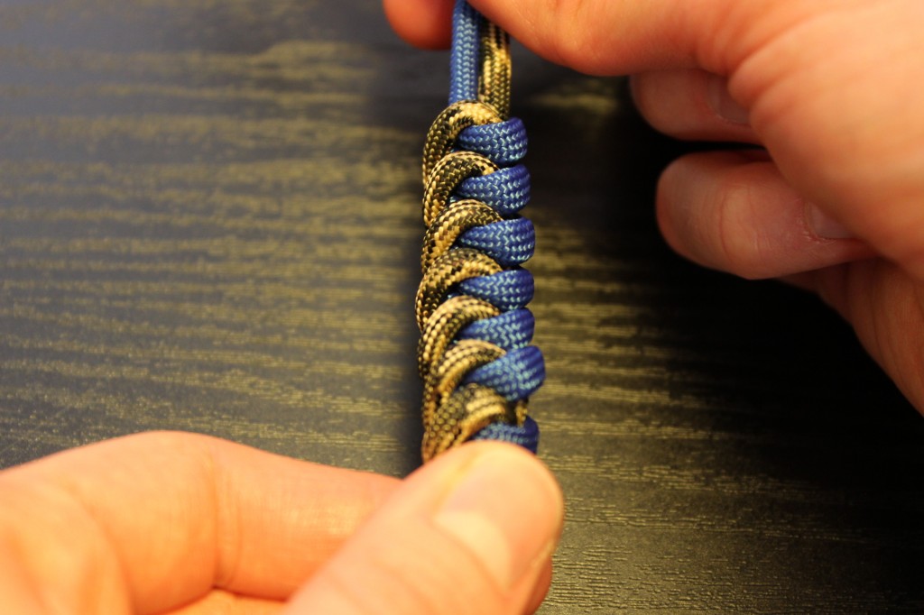 How to Make a Paracord Snake Knot Lanyard for Pocket Knife